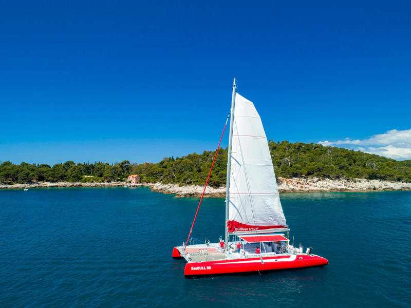 Gulliver Travel catamaran